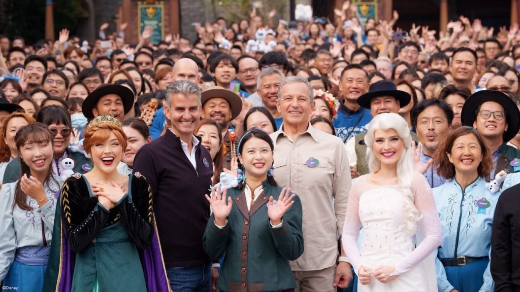 World of Frozen Unveiled in Historic Grand Opening Ceremony at Hong ...