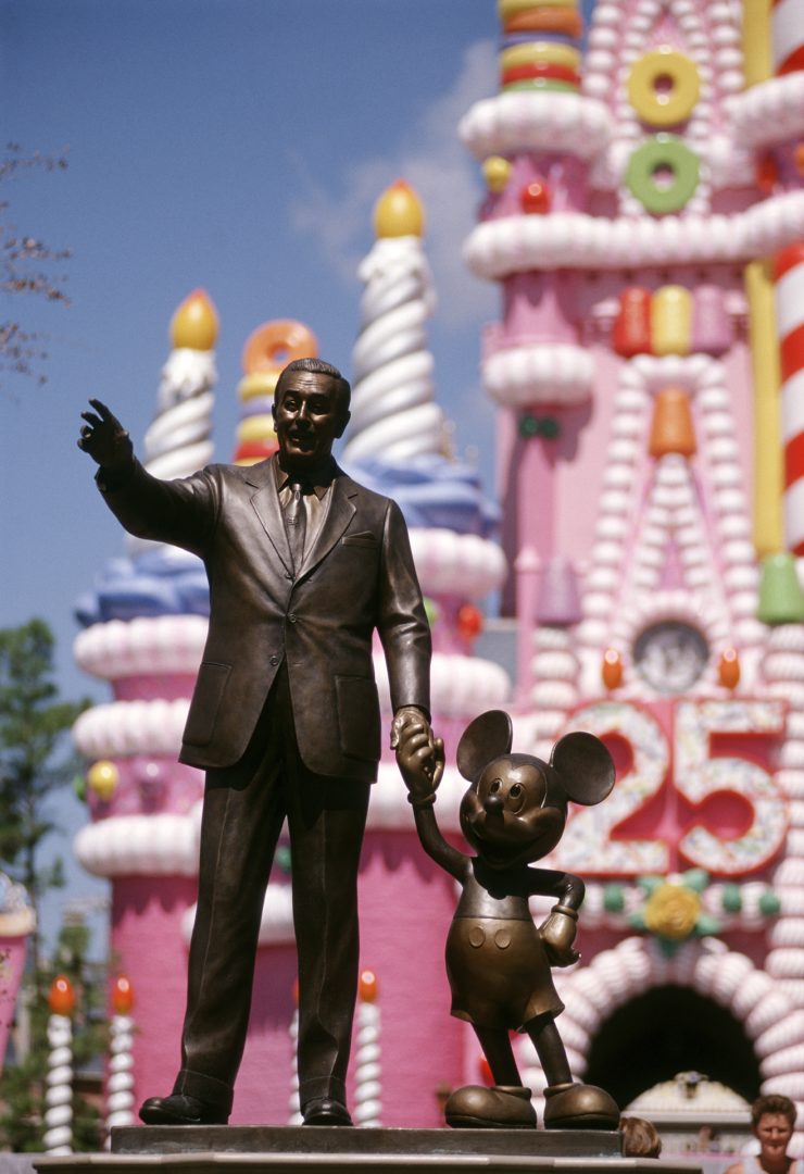 9 Rare Photos Celebrating Disney’s Partners Statue | The Main Street Mouse
