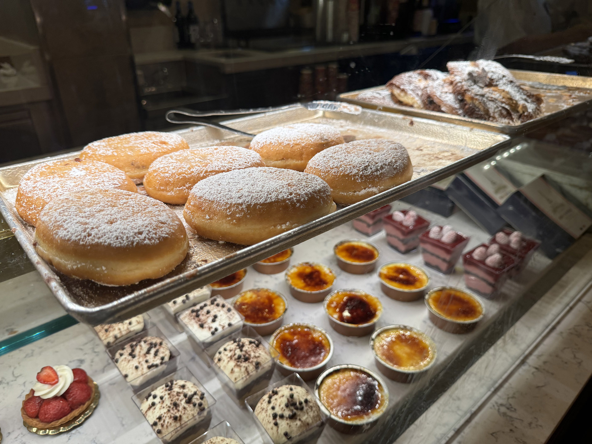Four Ways to Eat Beignets at Disney World