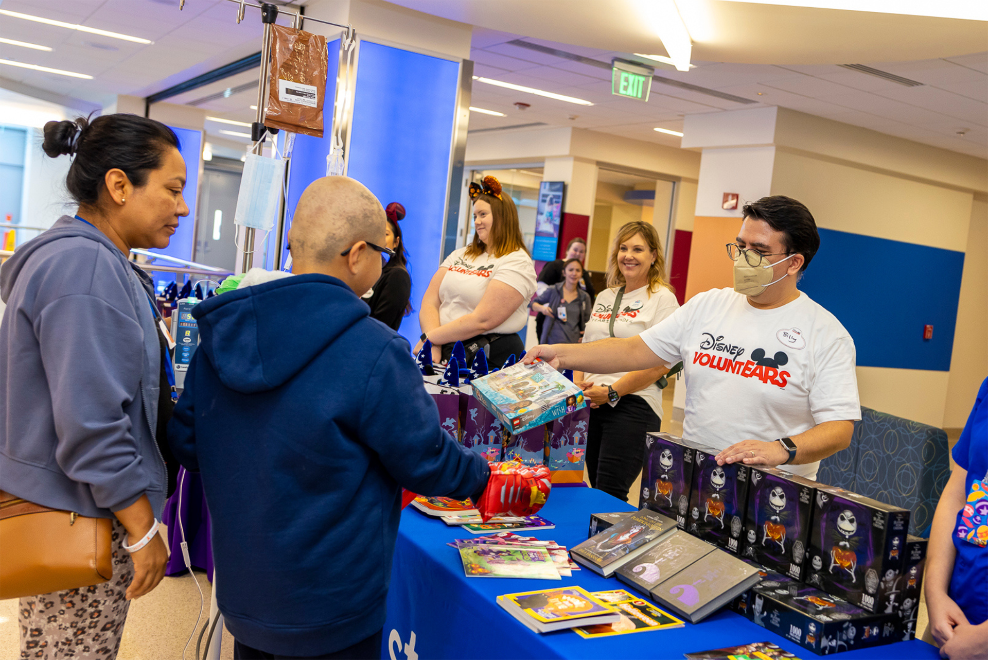 Mickey and Minnie Bring Reverse Trick-or-Treating to Children’s ...
