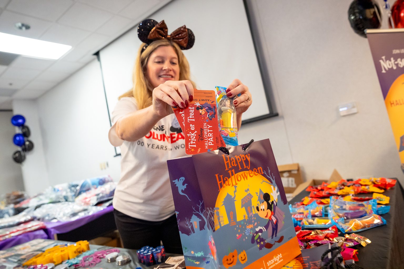 Mickey and Minnie Bring Reverse Trick-or-Treating to Children’s ...
