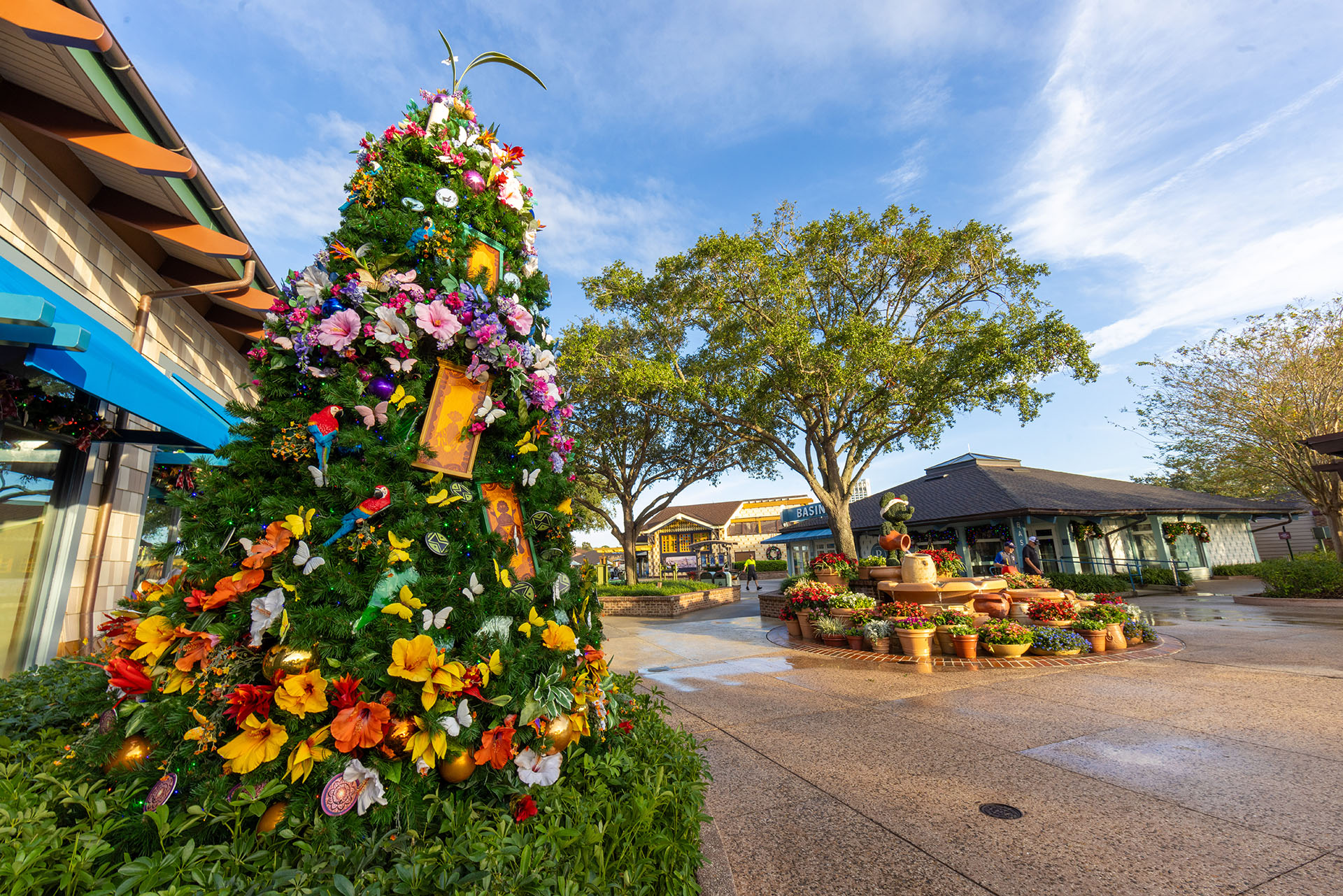 Unwrap the 2024 Holidays at Disney Springs
