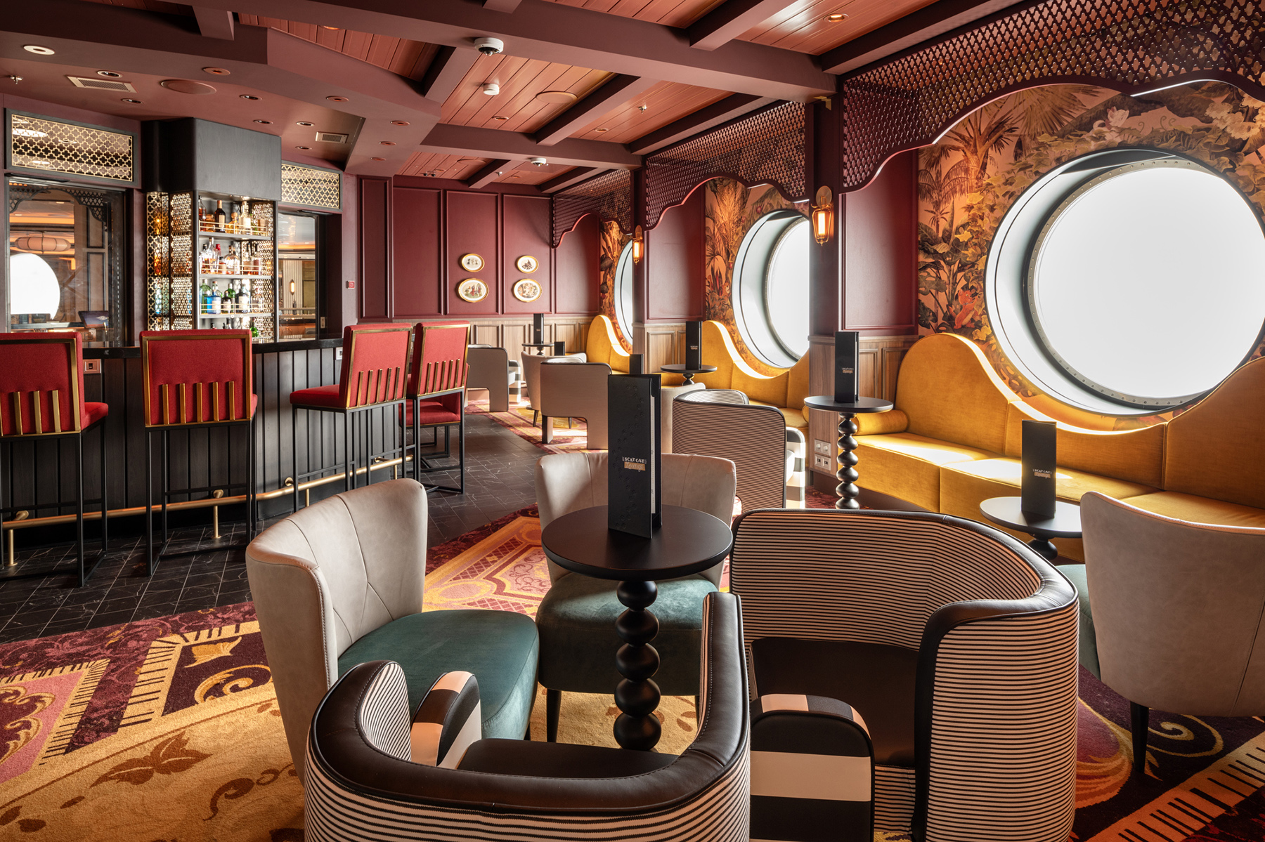 Guide to Disney Treasure Bars, Lounges and Cafés