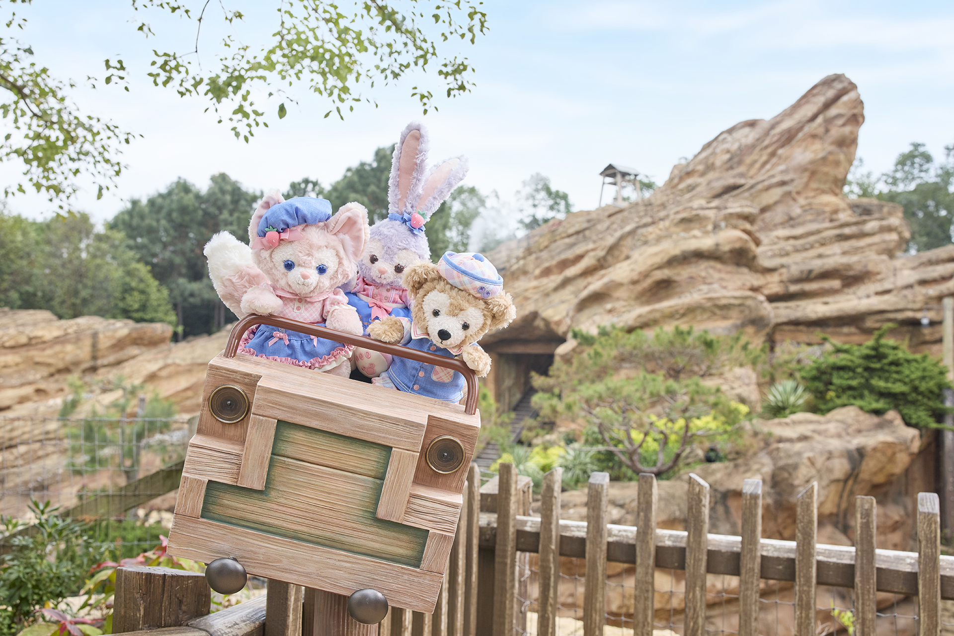 Must-Sees: Duffy and Friends Play Days at Hong Kong Disneyland