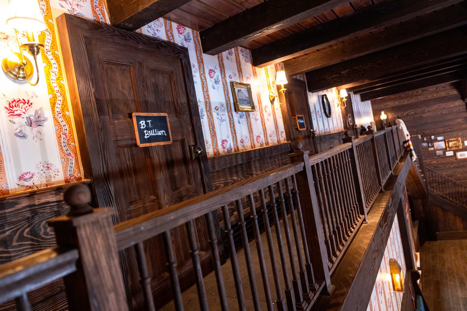 New Disney Vacation Club Lounge Opens at Magic Kingdom Park - INTERCOT