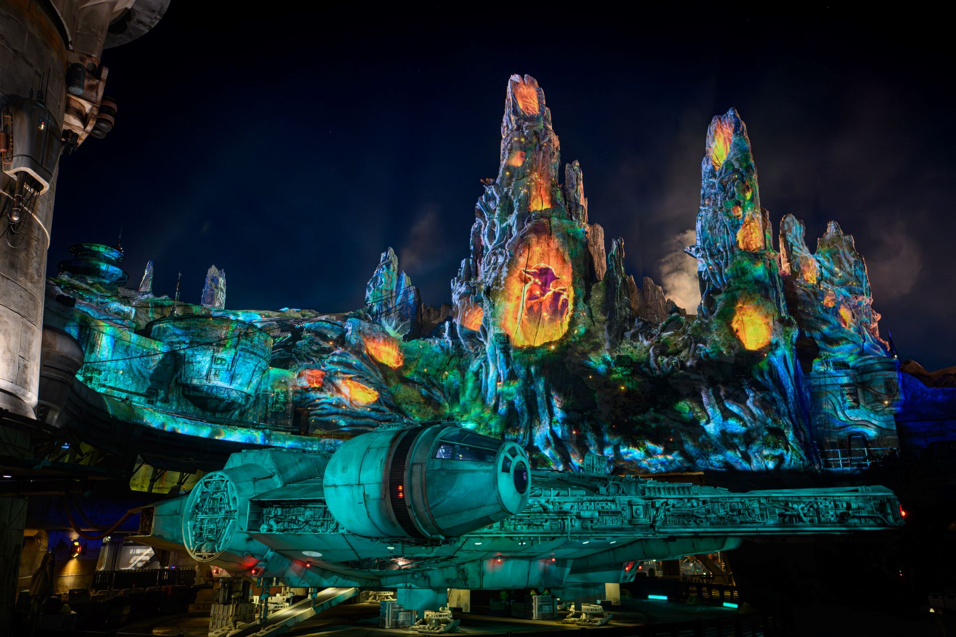 Indulge in this Star-Wars Inspired Eat from Hollywood Studios ...