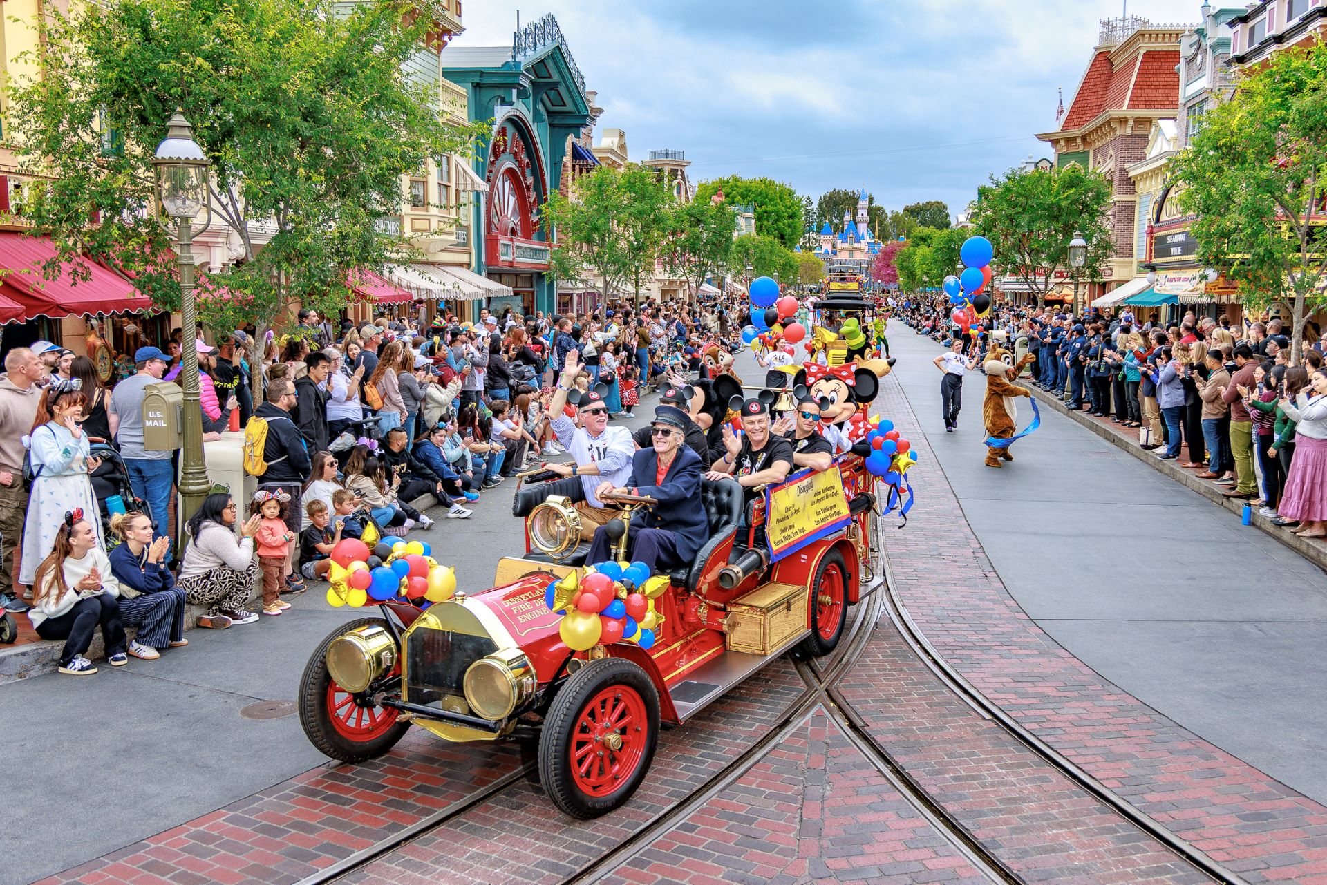 Heroes Cavalcade at Disneyland: Honoring LA Fires Heroes