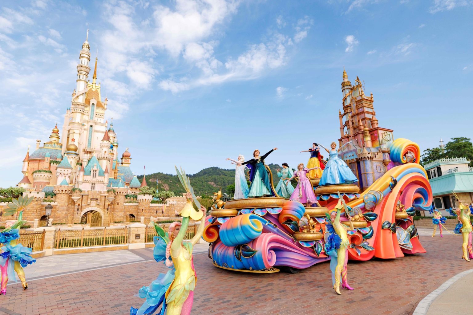 Friendtastic! Hong Kong Disneyland 20th Anniversary Parade