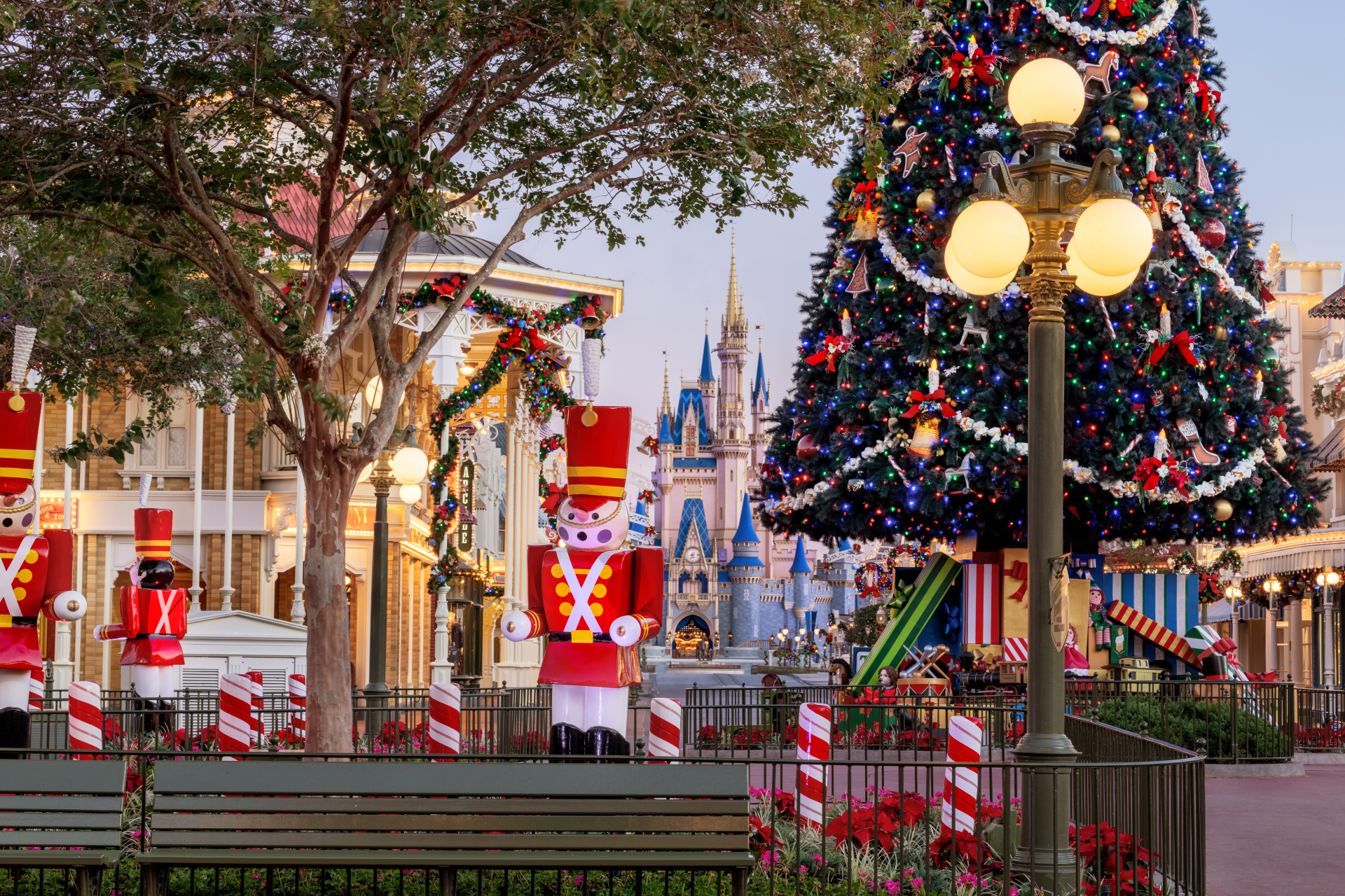 Holidays at Disney World 2025: Christmas Lights, Festive Fun and More ...