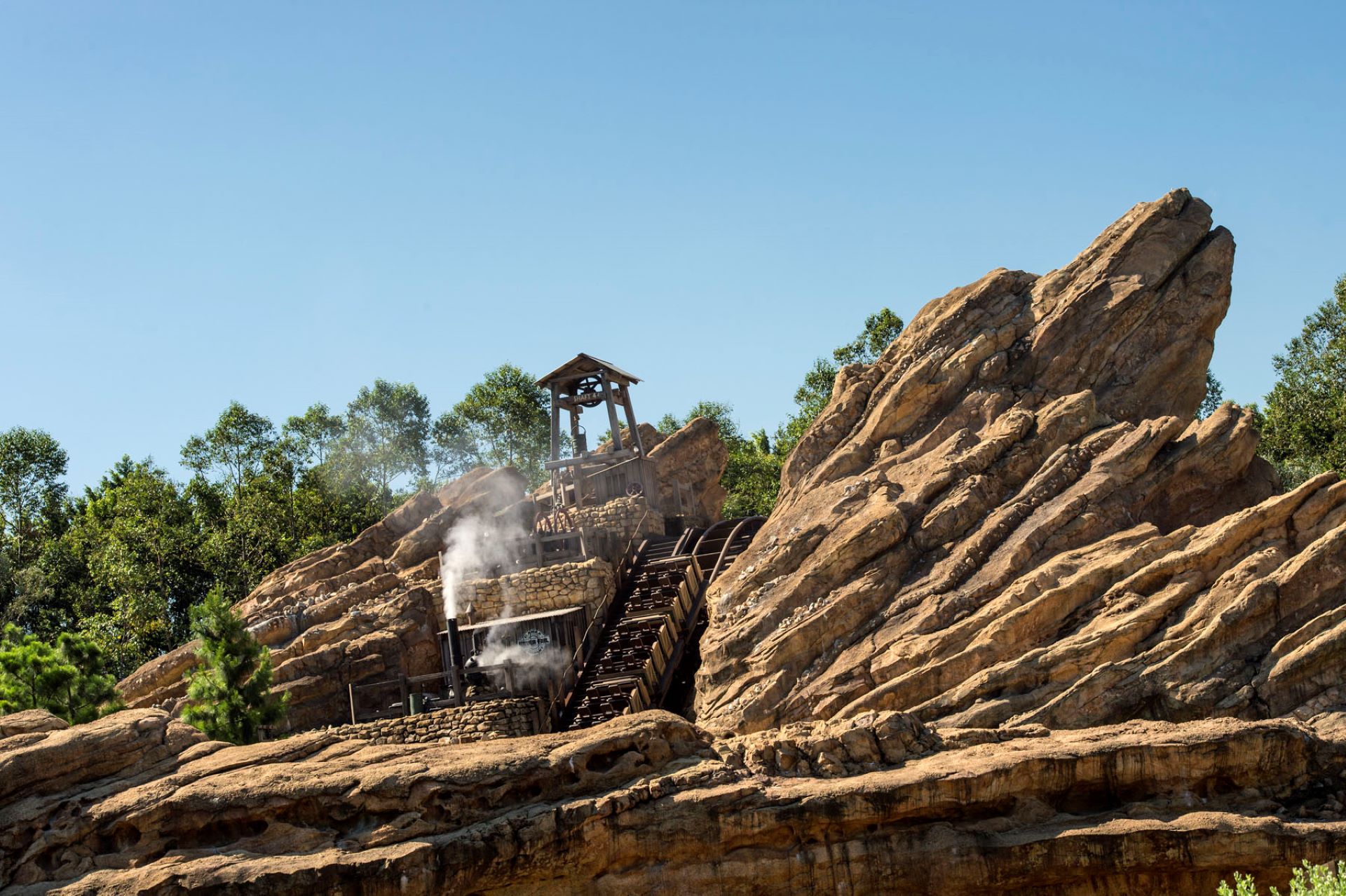 Visit Hong Kong Disneyland for the 20th Anniversary