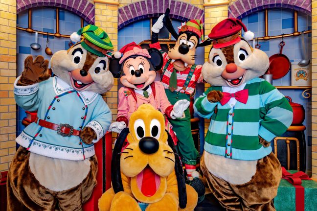 2025 Christmas Characters at Disneyland for the Holidays