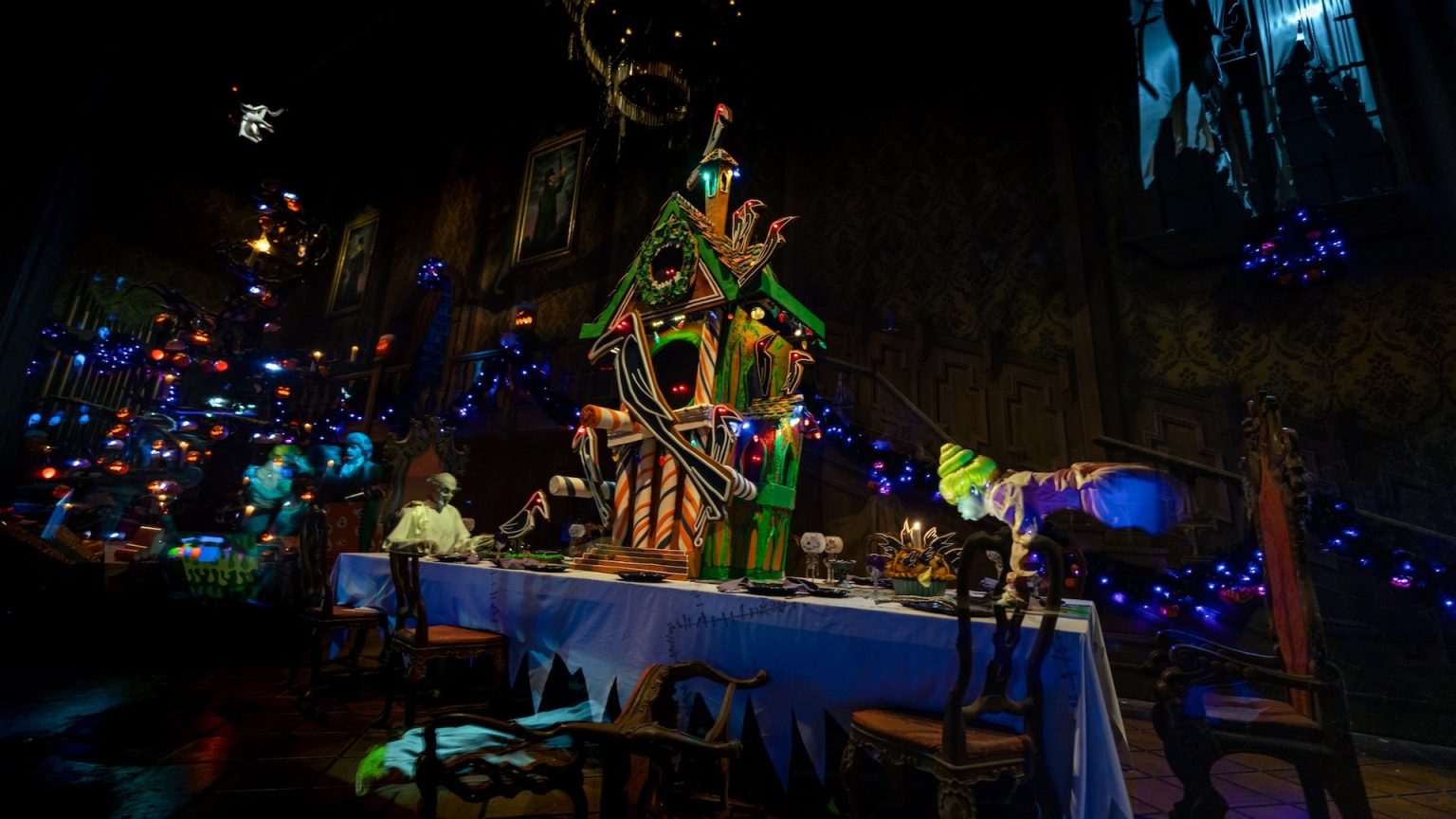 Gingerbread at Disneyland: Where to Find These Sweets