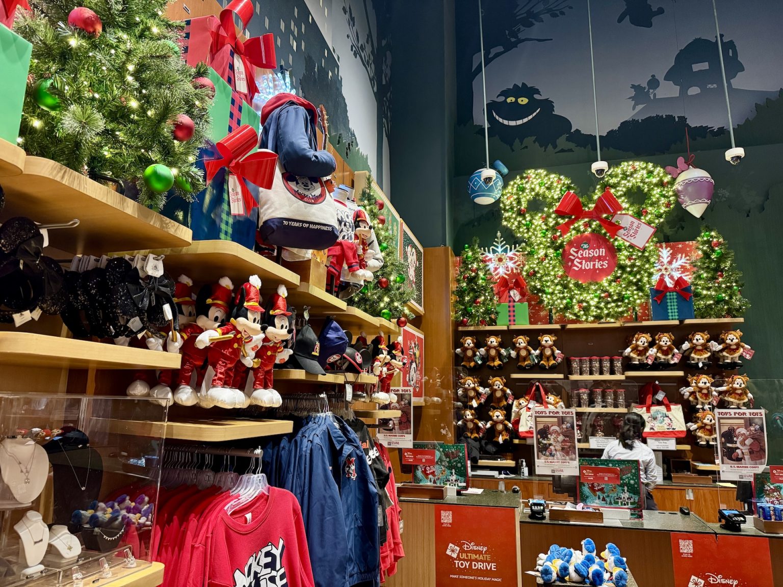 Disney Store Times Square: Find Holiday Magic Here
