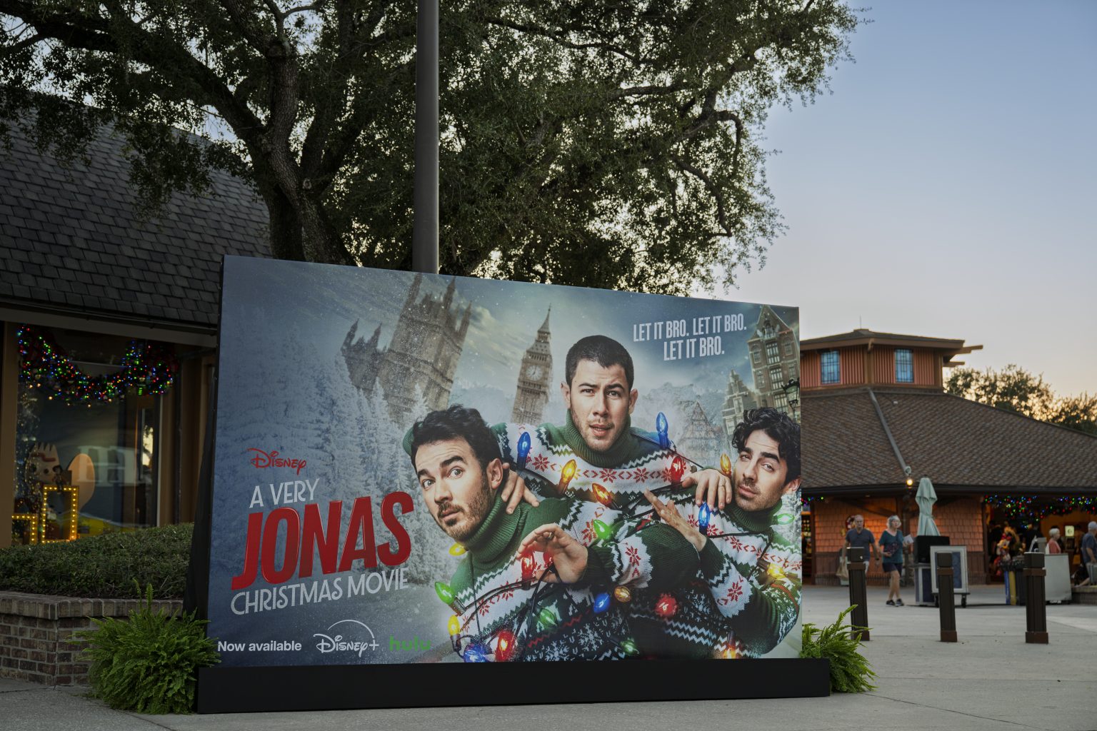 A Very Jonas Christmas at Disney: Jonas Brothers Photo Spots and Movie ...