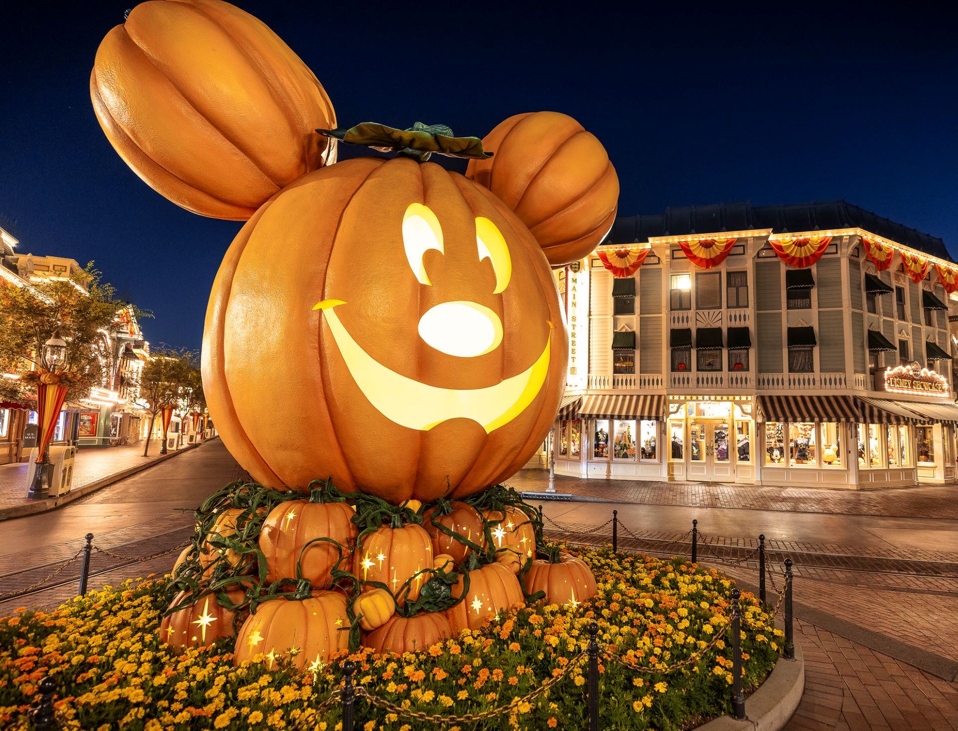 Halloween and Fall Celebrations at Disneyland 2026 - Disney Parks Blog